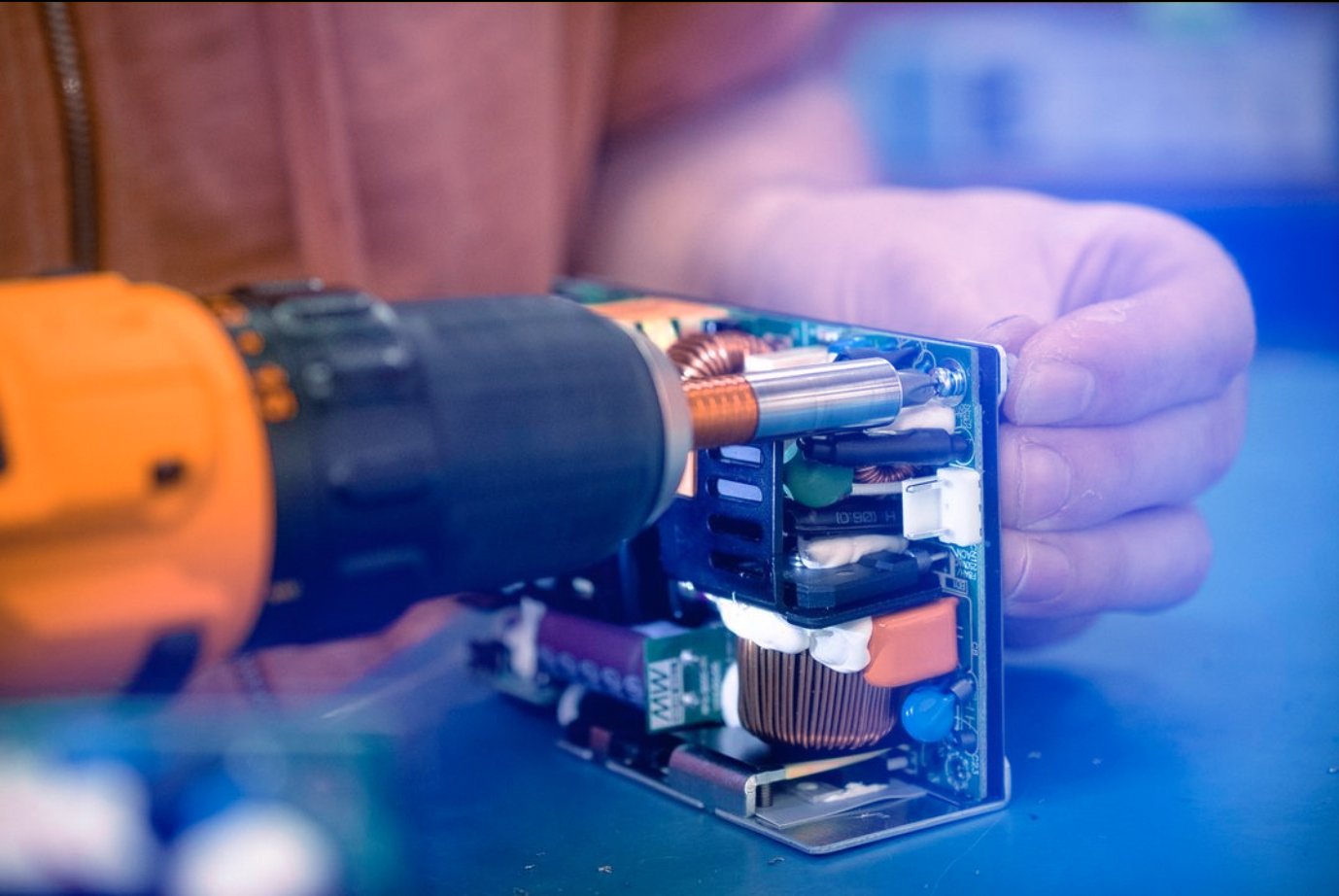 About Sunpower Electronics - Reliable Power Supplies and Converters